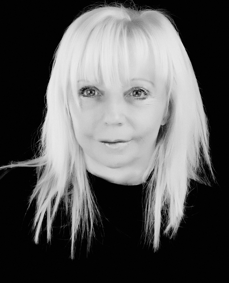 Daniela Daudé artiste en sculpture automobile – JAZ Le Bon Temps